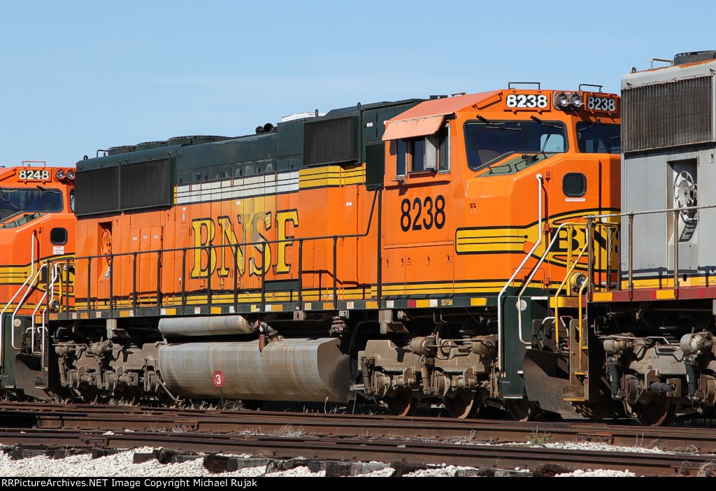BNSF 8238